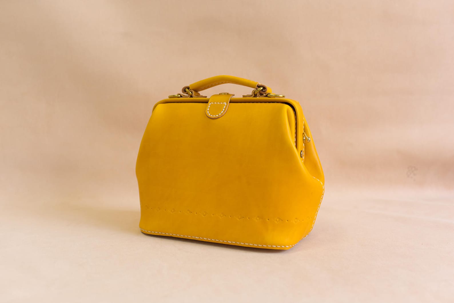 Leather Doctors Bag Doctor Style Bag Leather Purse off | Etsy