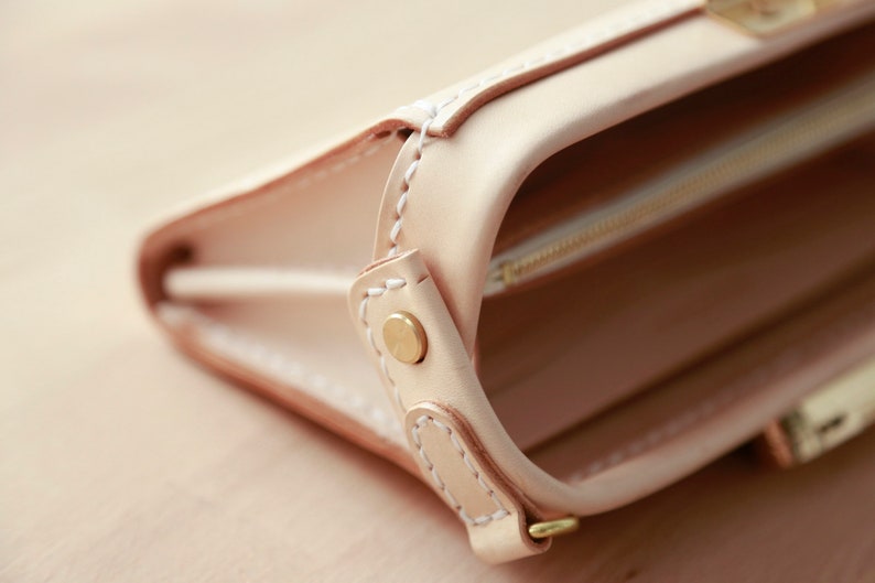 Dulles Wallet-handmade Genuine Leather Shoulder Wallet large - Etsy