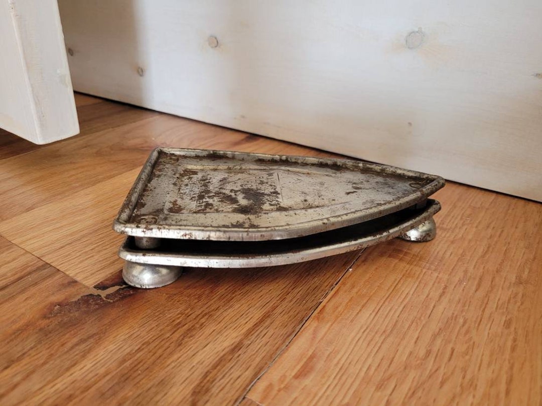 Antique 1917 Sad Iron Rack Trivet Iron Holder Can Be Combined With Iron ...