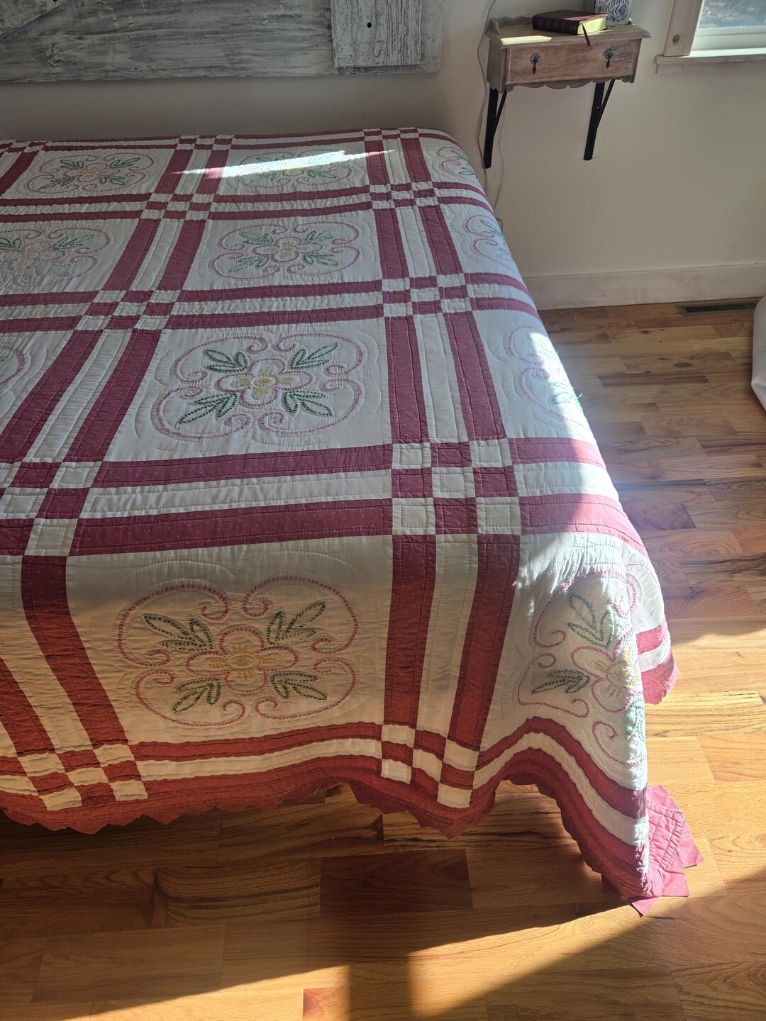 SALE!! Hand Embroidered 1930's 1940's Rose & White Color Block / Check ...