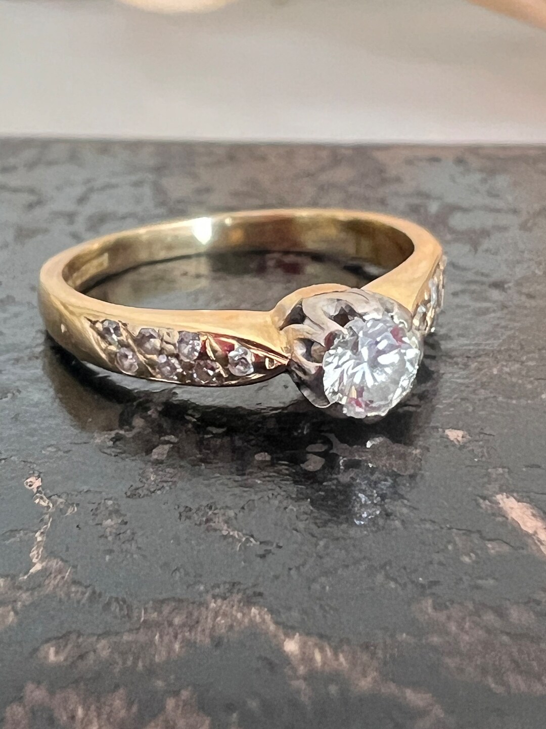 Vintage 18ct Gold Solitaire Diamond Ring. 18K Solitaire-diamond ...