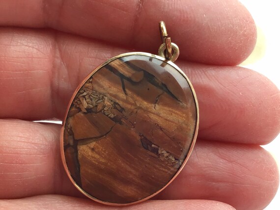 Antique Banded Agate 9ct Gold Oval Pendant. Circa 192… - Gem