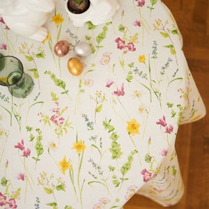 Round Spring Tablecloth, Spring Floral Print on White Background, Fresh ...