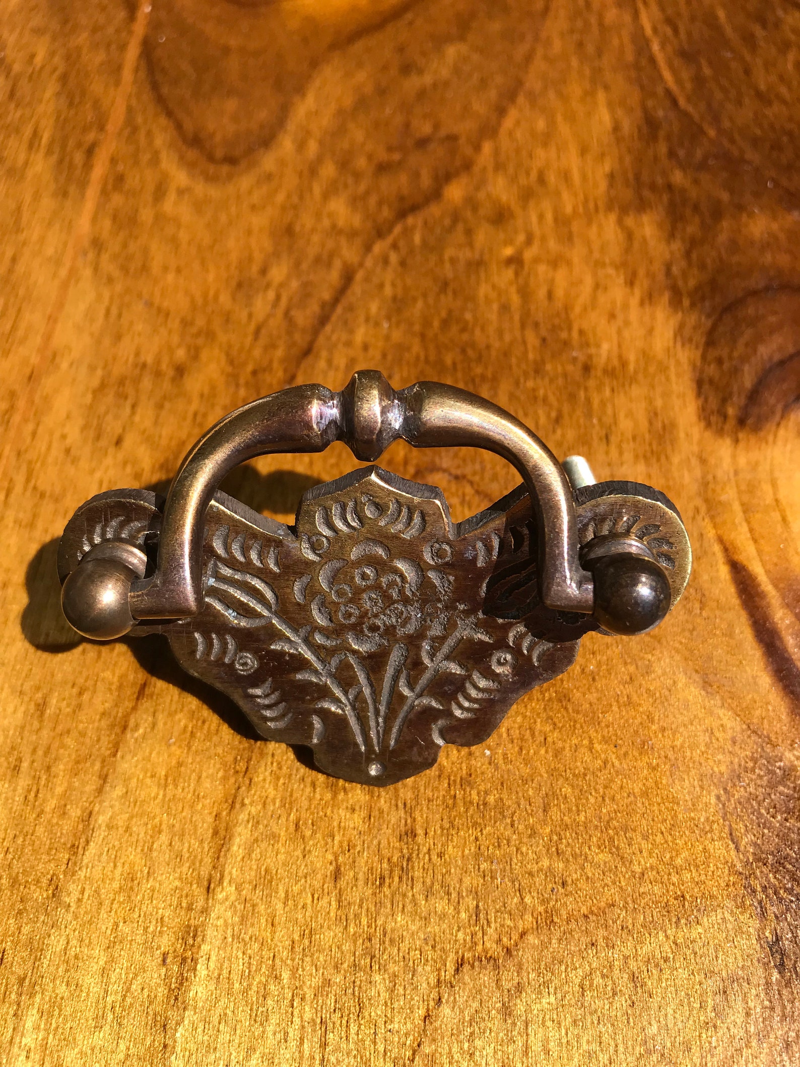 Solid Brass Eagle Pull Handle in Old English Coloured Brass Drawer Door ...