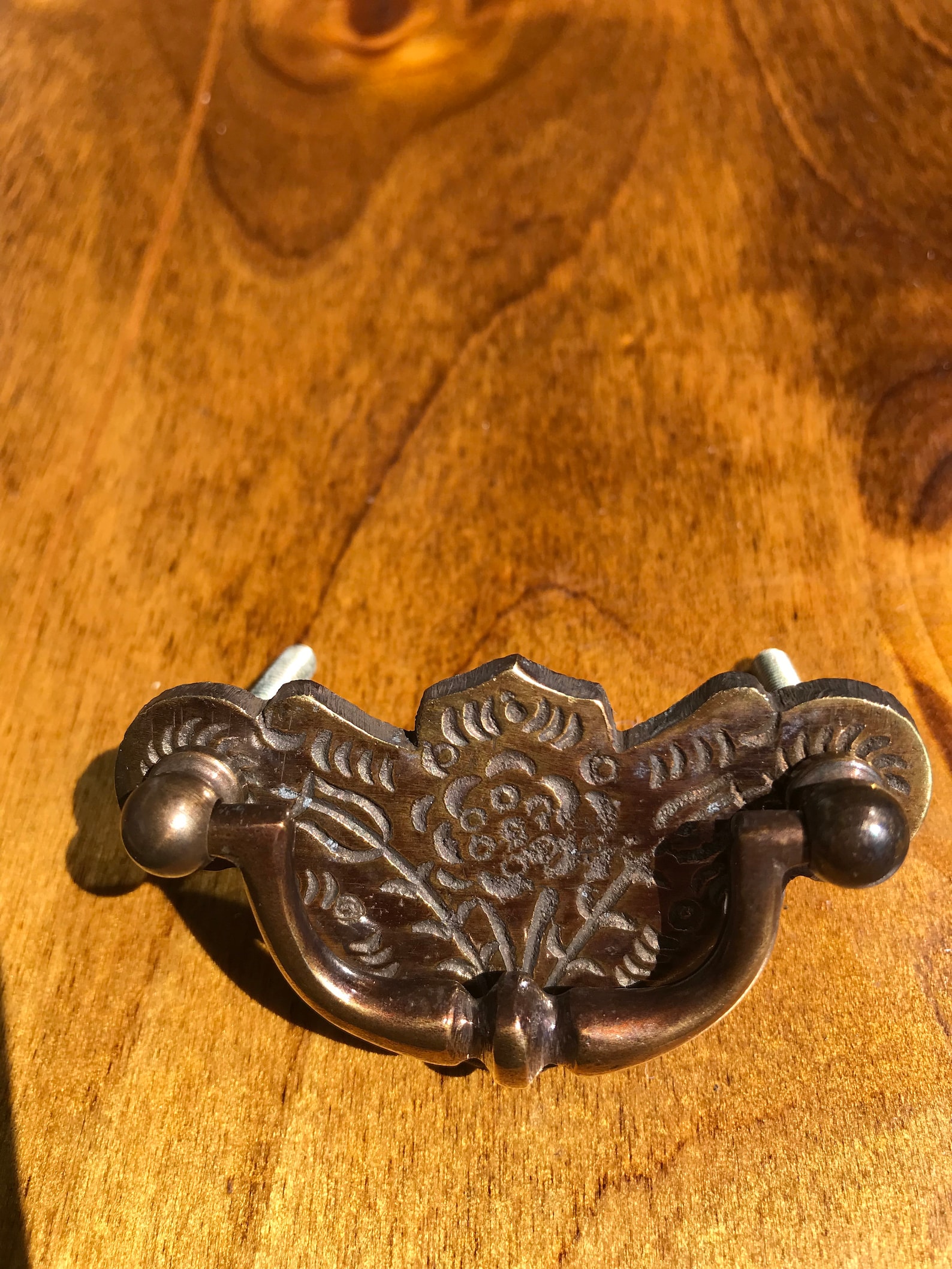 Solid Brass Eagle Pull Handle in Old English Coloured Brass Drawer Door ...