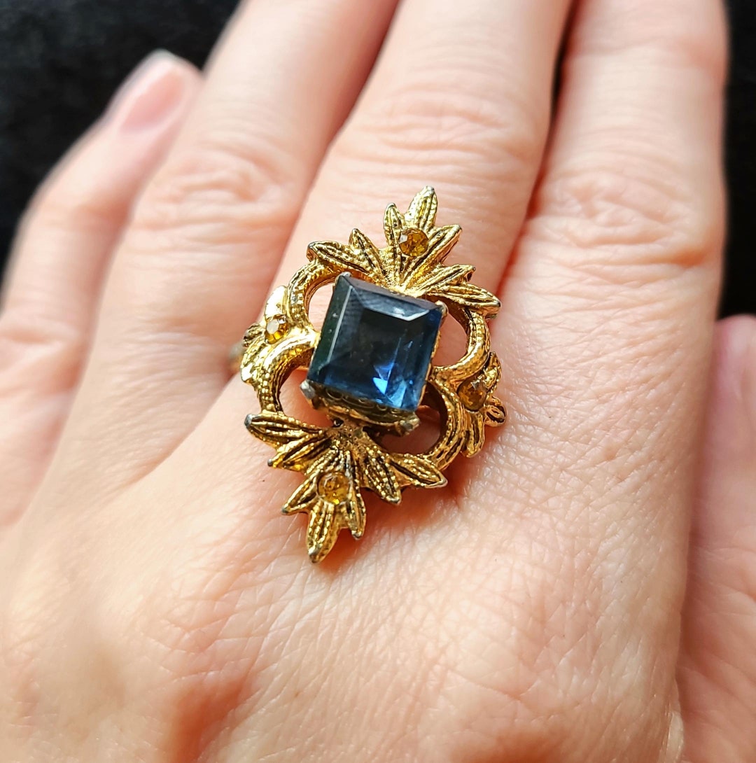FLORENZA Regal Blue Faux Sapphire & Yellow Rhinestones Gold Ring - Etsy