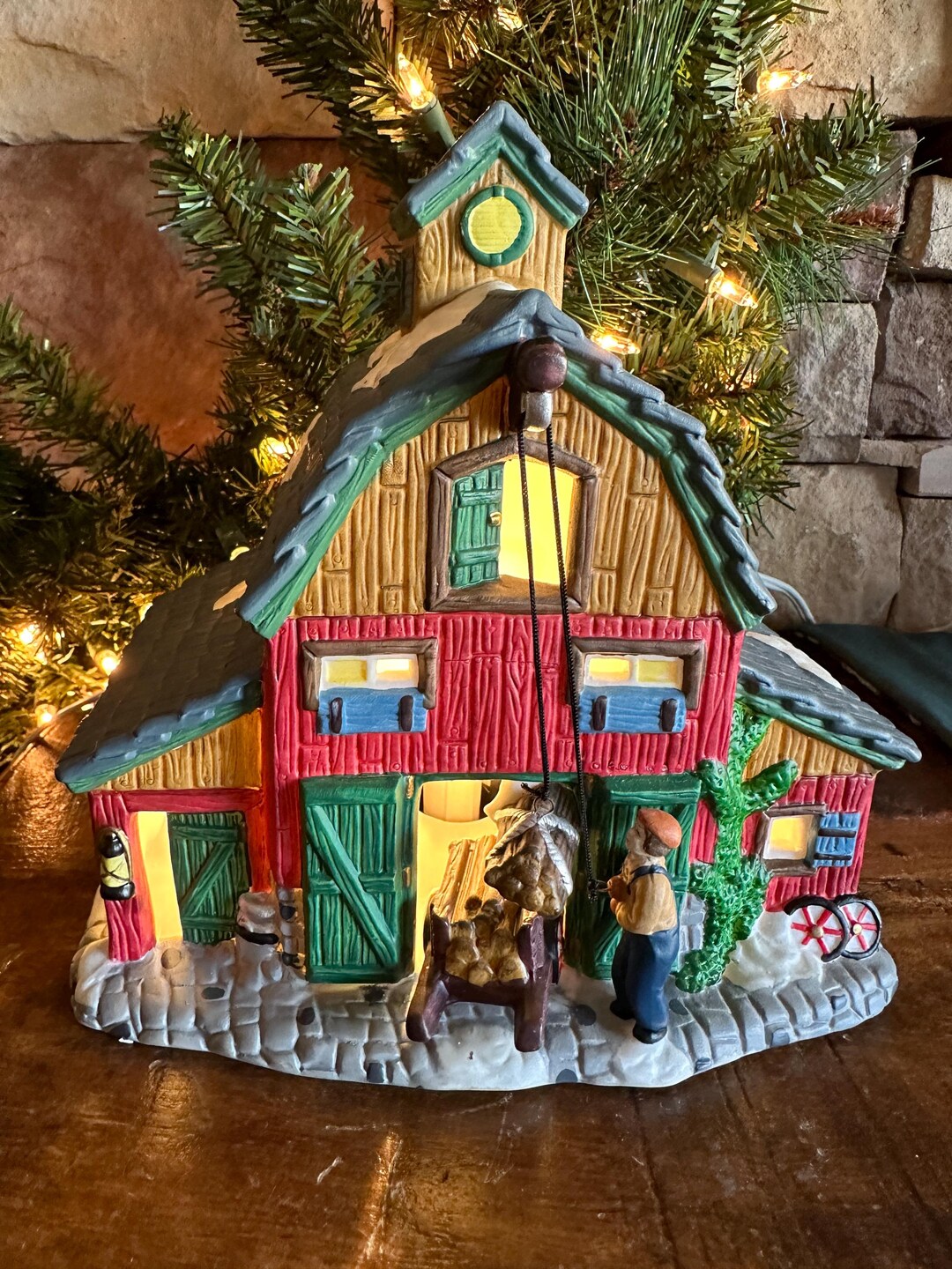 Dickens Collectables Towne Series Lighted Barn Christmas Village 1999 ...