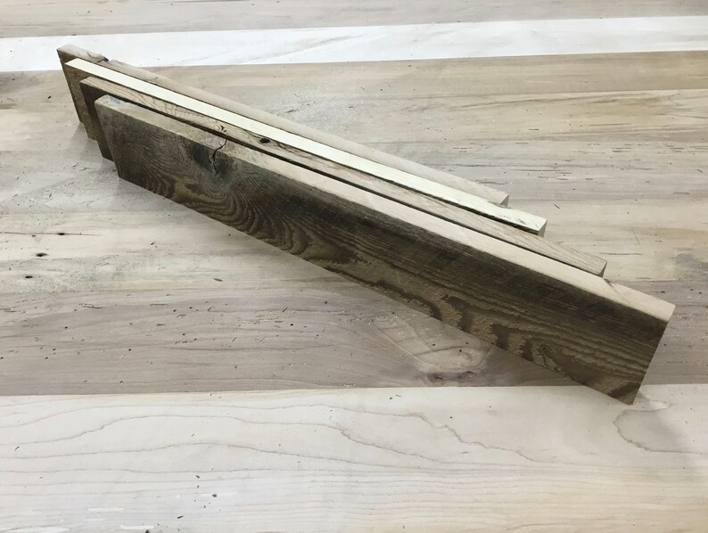 Barnwood - Reclaimed Boards (2’ Long by 4” Wide) - Weathered Gray ...