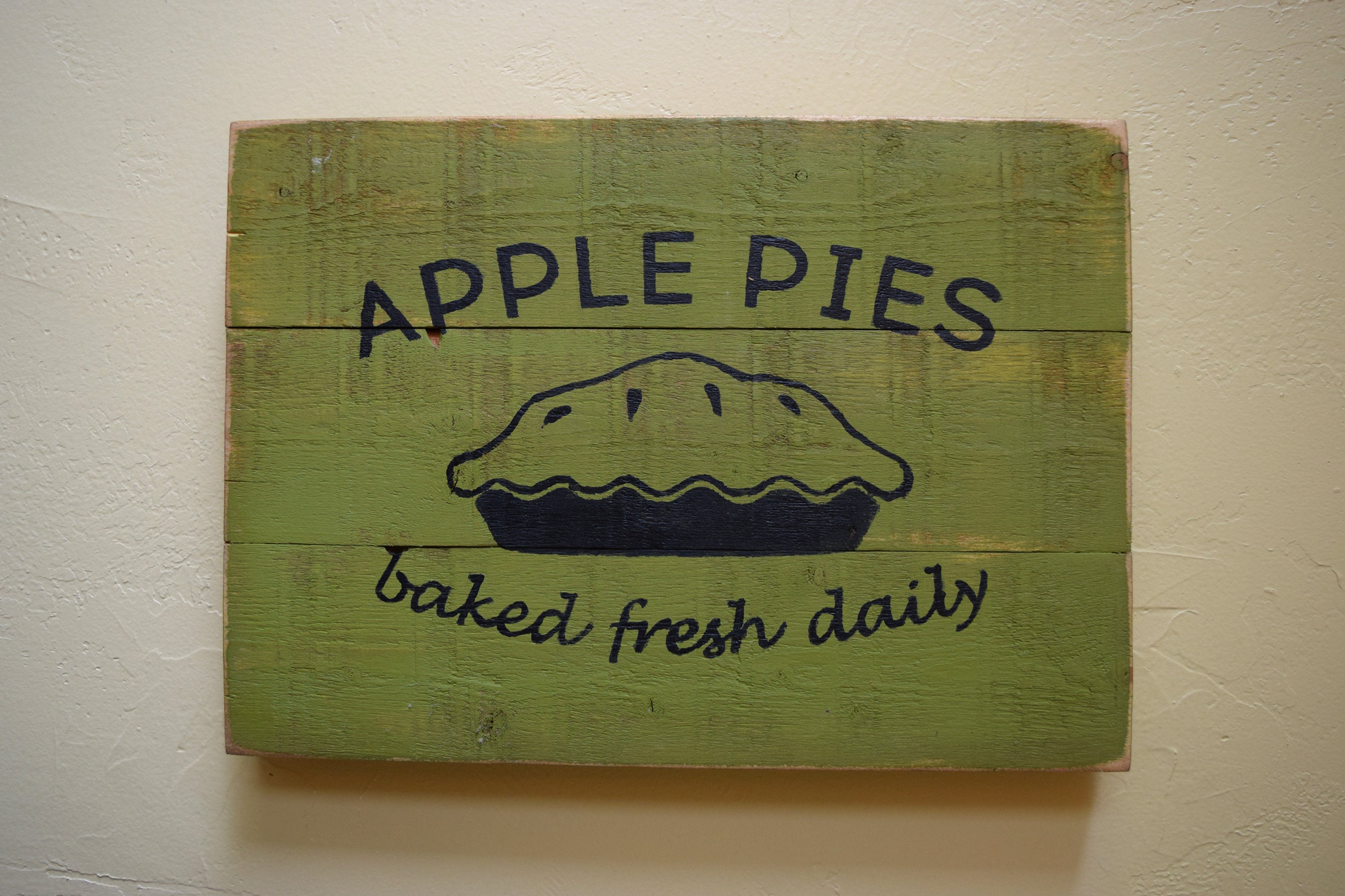 Reclaimed Pallet Wood Apple Pie Sign - Etsy UK