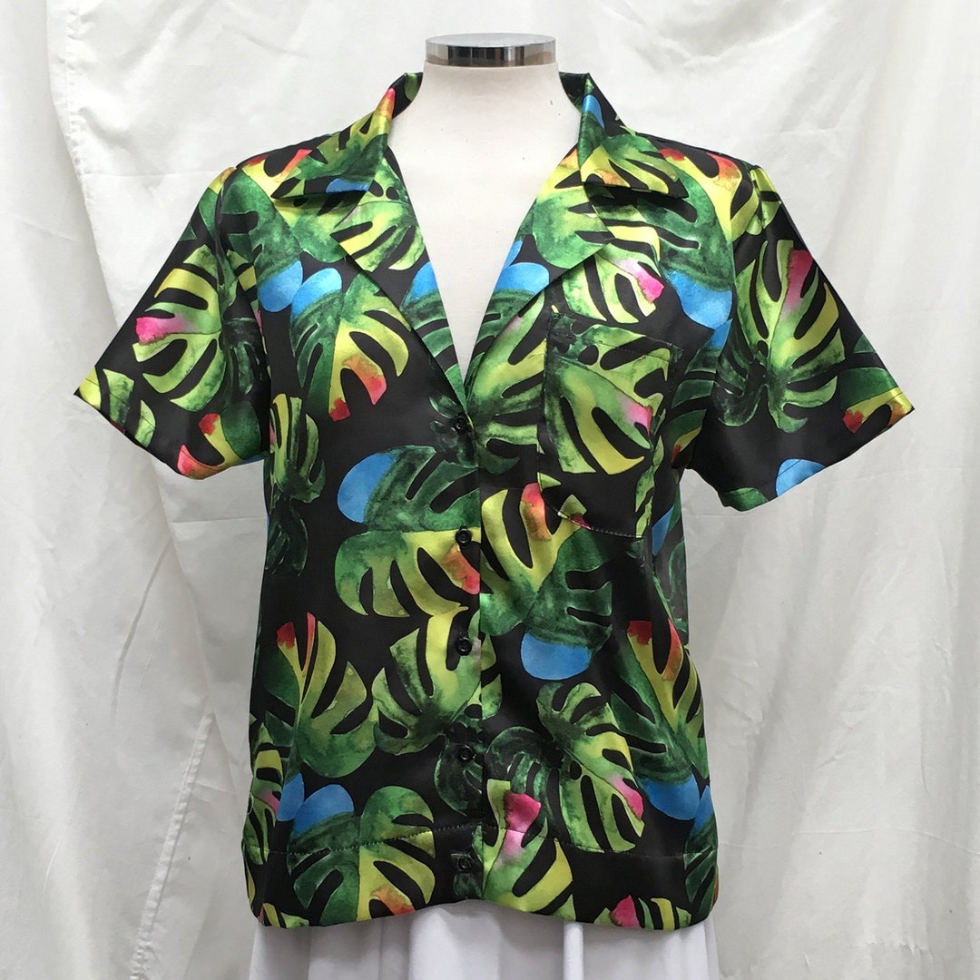 Women's Hawaiian Aloha Shirt. Green Floral Printed Tropical Blouse With ...