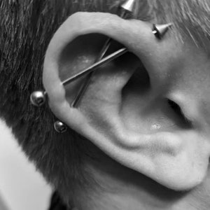 Industrial Barbell Piercing Stainless Steel Barbell With Ball and Spike ...