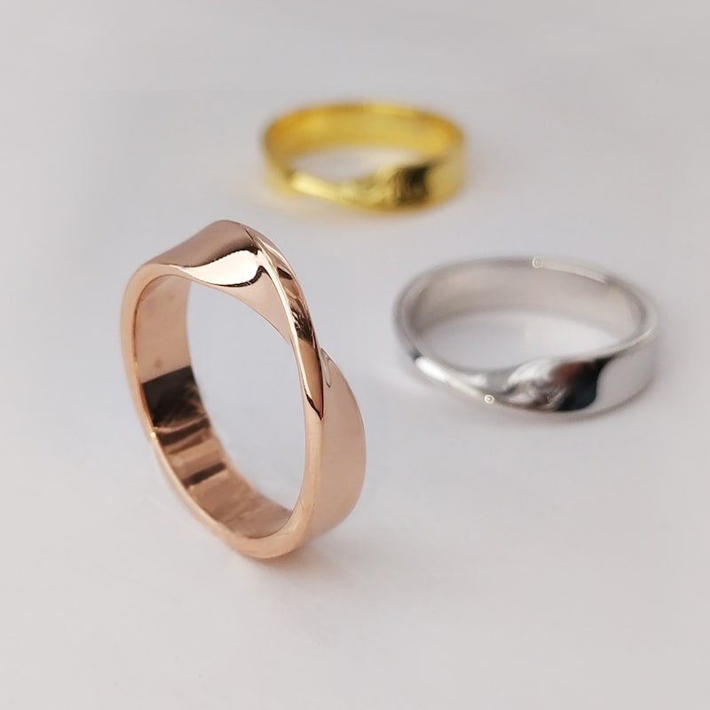 Mobius Ring - Etsy