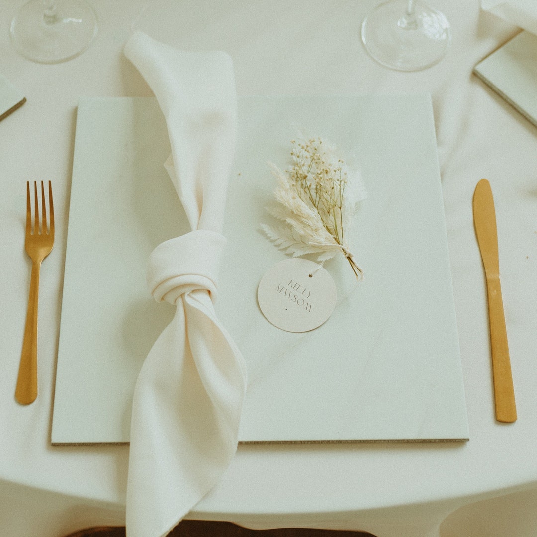 Round Place Cards / Name Tags With Fine Twine - Etsy