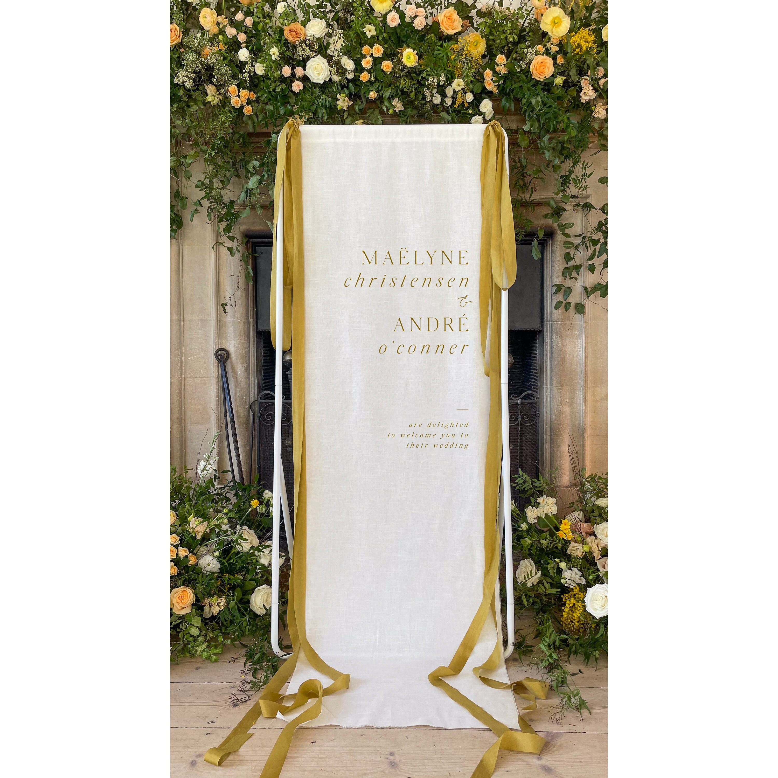 Fabric wedding sign | Beachweddingtips.com