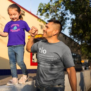 Tio Definition Tshirt - Spanish Tio Gift - Uncle Unisex T-shirt - Best ...
