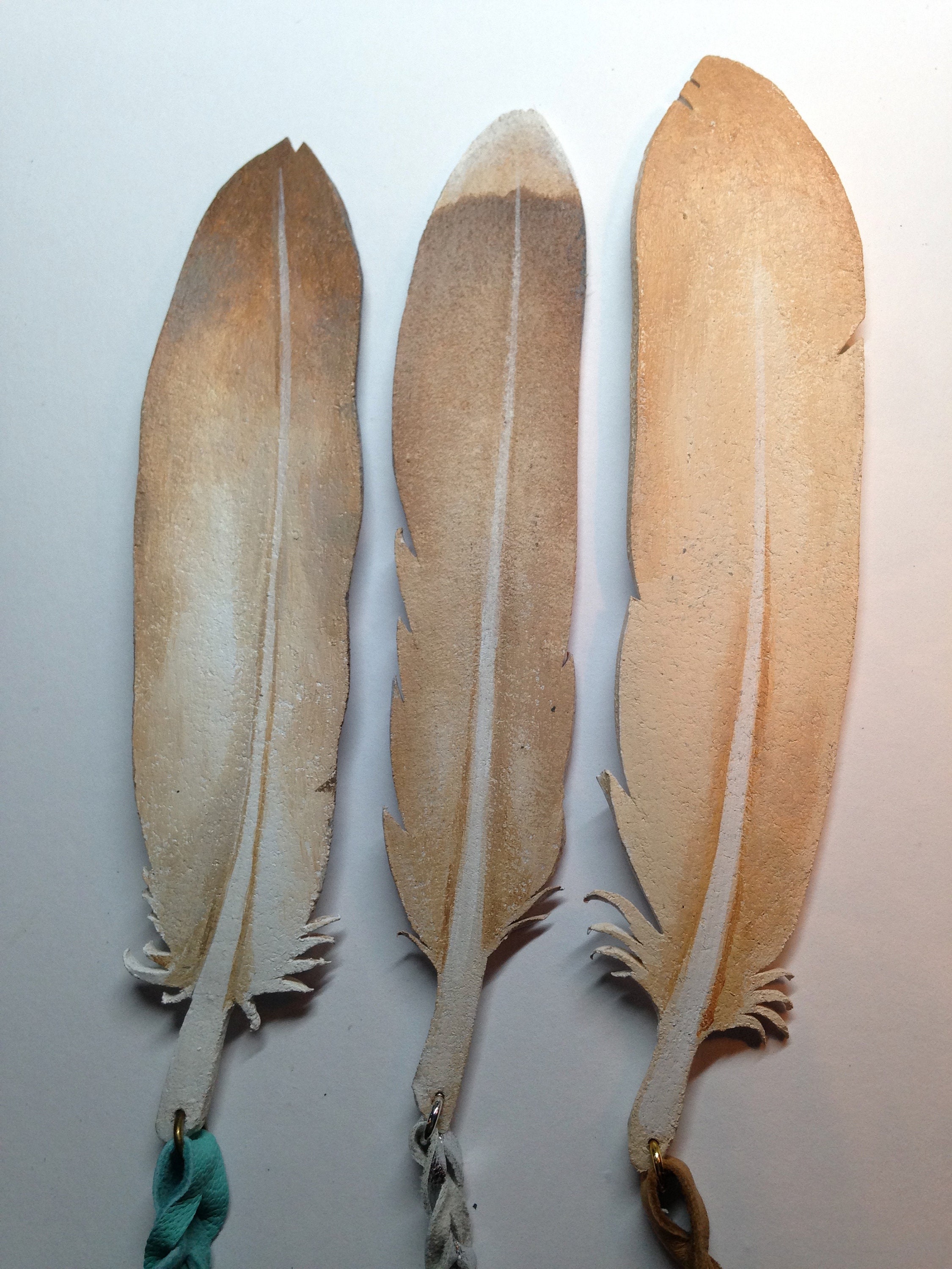 Painted Leather Feathers Barn Owl Feather American Kestrel - Etsy Denmark