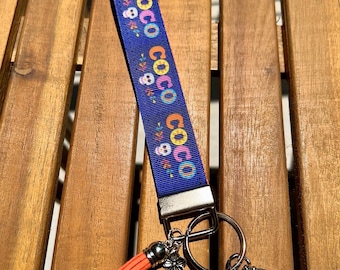 Crochet Daisy Keychain Wristlet - Etsy