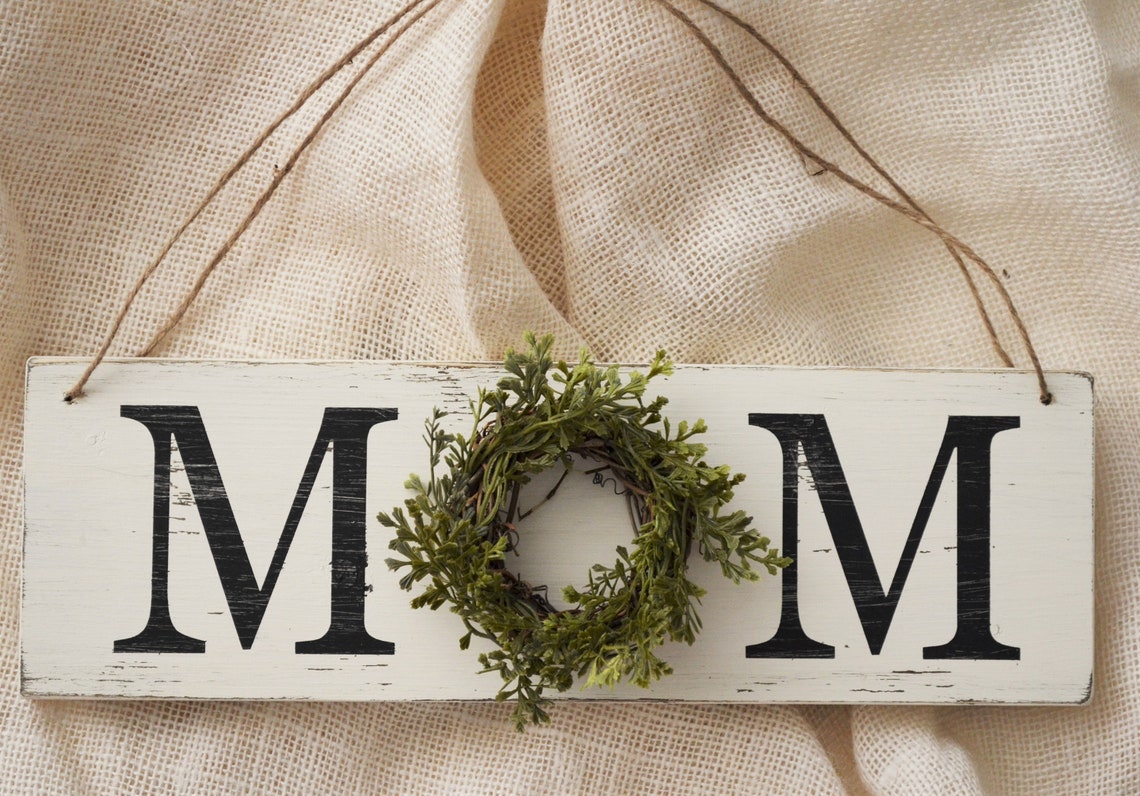 Mom Sign With Wreath, Wreath Sign, Farmhouse Decor, Rustic Decor ...