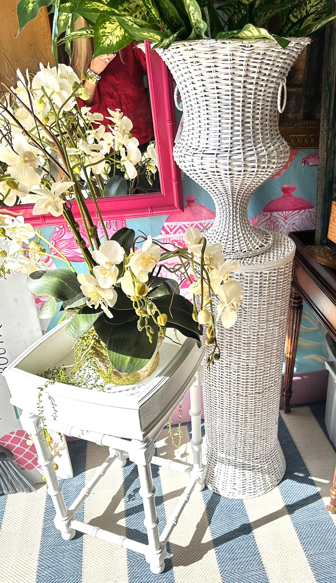 Stunning White Wicker Pedestal and Urn - Etsy