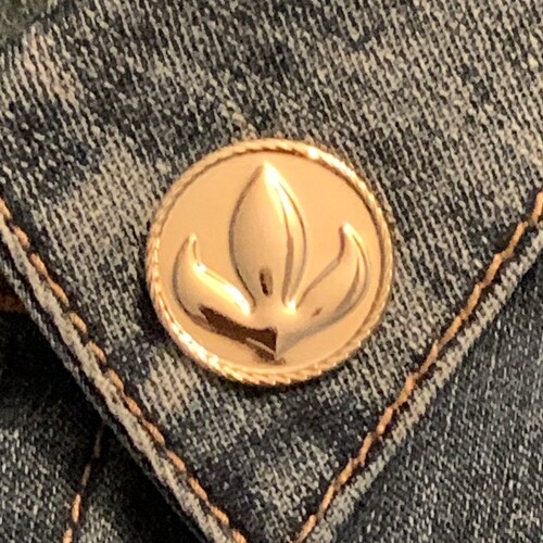 Golden Queens s Crest Pin round - Etsy