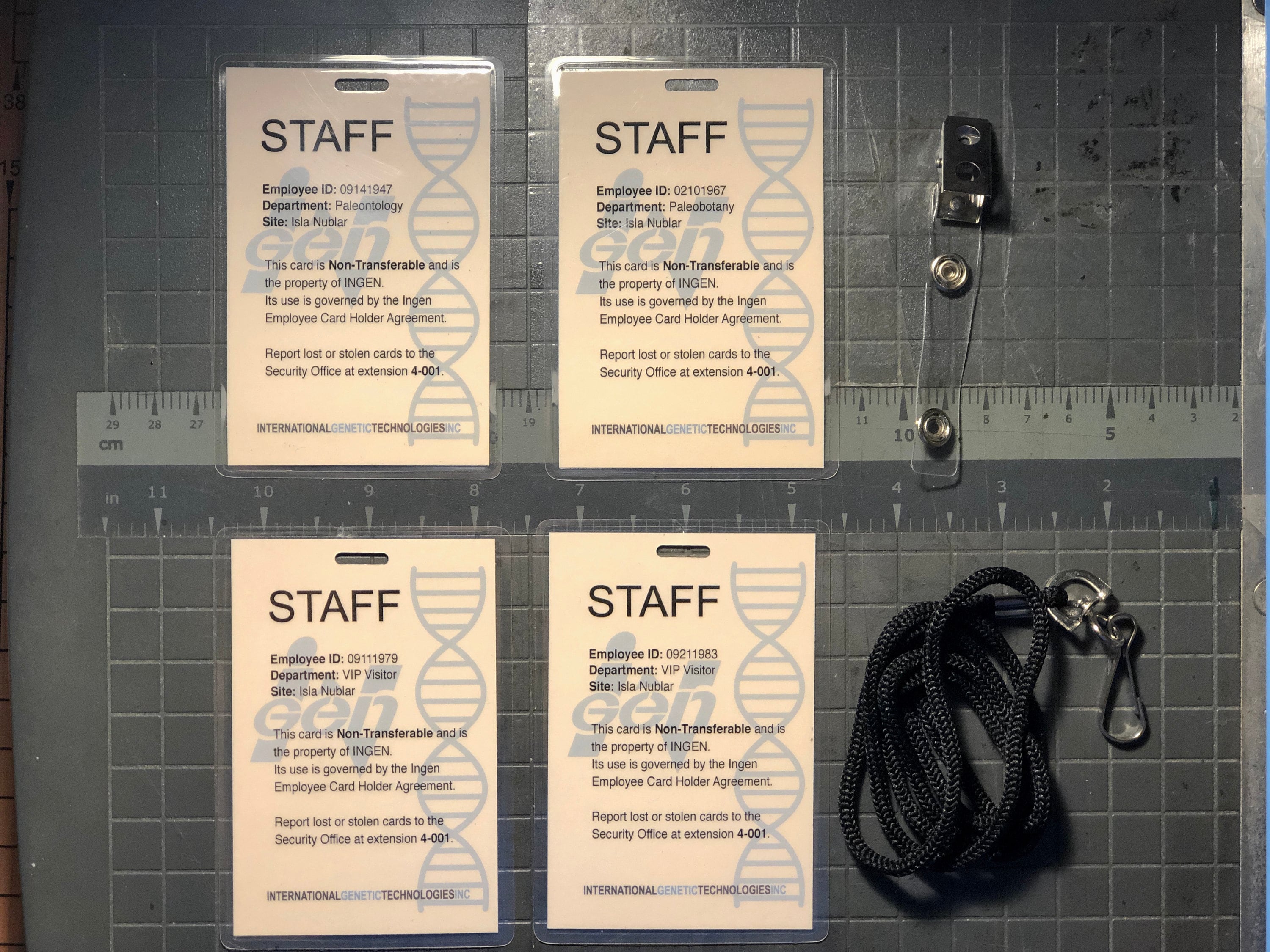 Jurassic Park InGen ID Badge Set! ¡Incluye las 4 insignias! Alan, Ellie ...