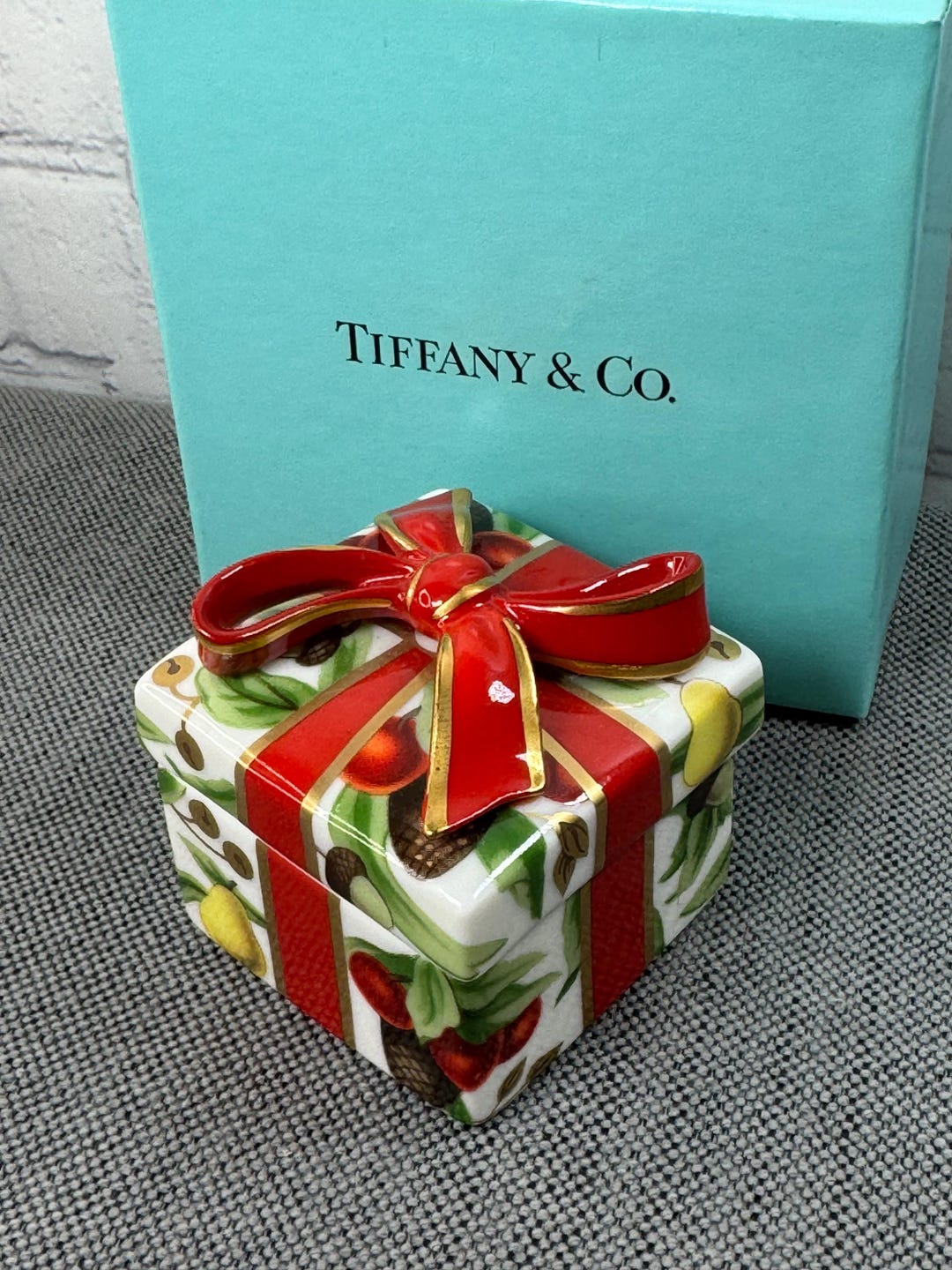 Vintage Tiffany & Co. Holiday Christmas Porcelain Bow Present Trinket ...