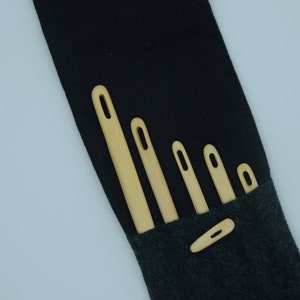 Nalbinding Needles Set/ Set of 5 Wooden Needles / Handcarved Needles ...