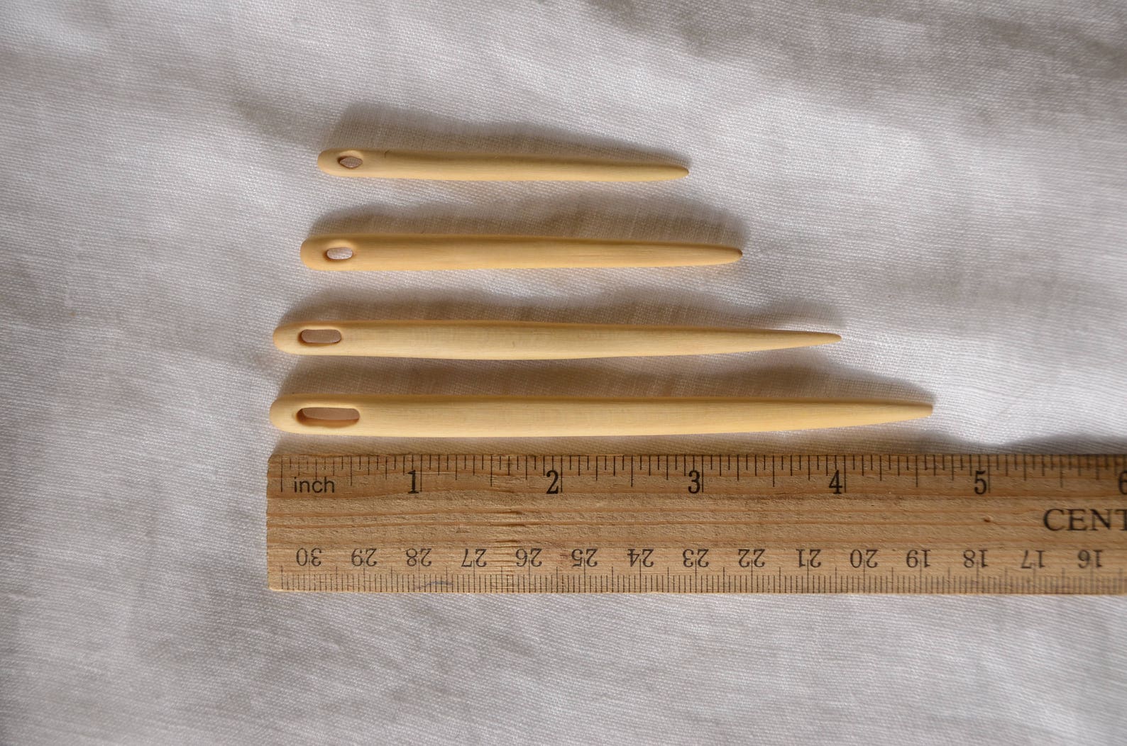 Wooden Nalbinding Needles / With Case / Set of 4 / Handcarved - Etsy