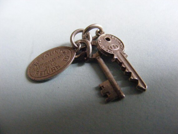 Vintage Sterling Silver charm: Set of House Keys for … - Gem