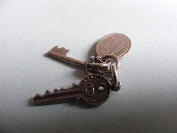 Vintage Sterling Silver charm: Set of House Keys for … - Gem