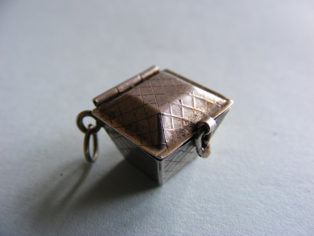 Victorian Sterling Silver Charm Box Opens to a Pair of Puppy's (K) - Etsy