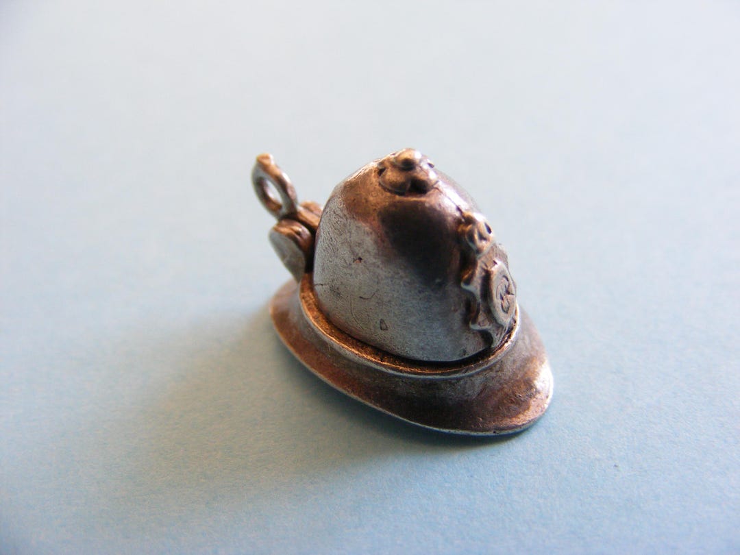 CHIM Vintage Sterling Silver Charm Police Officer's Helmet Opens to a ...