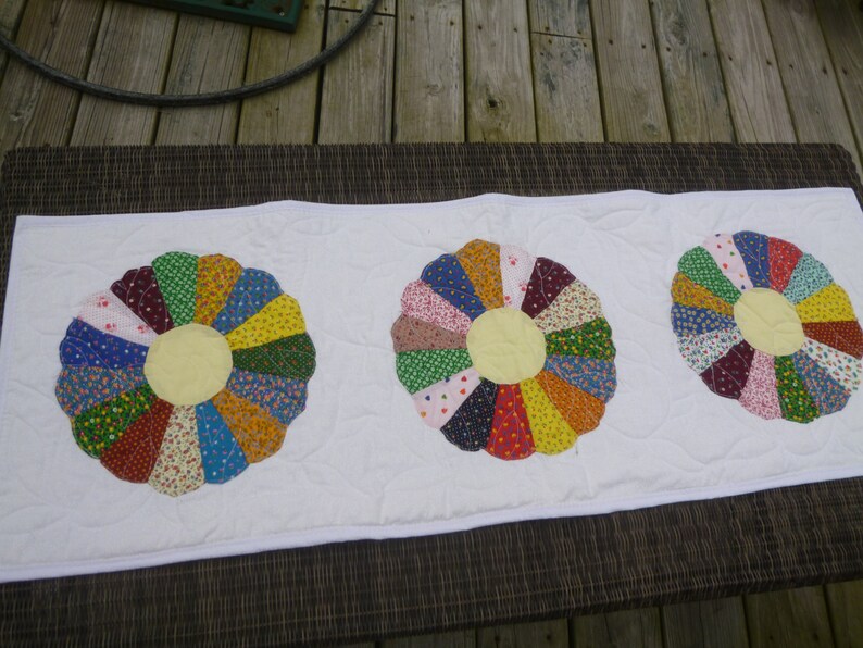 Dresden Plate Table Runner - Etsy