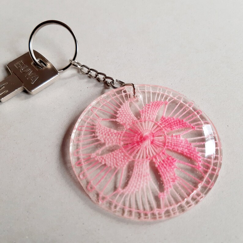 Round Pink Resin Keychain | Handmade Keyring With Vibrant Nanduti ...