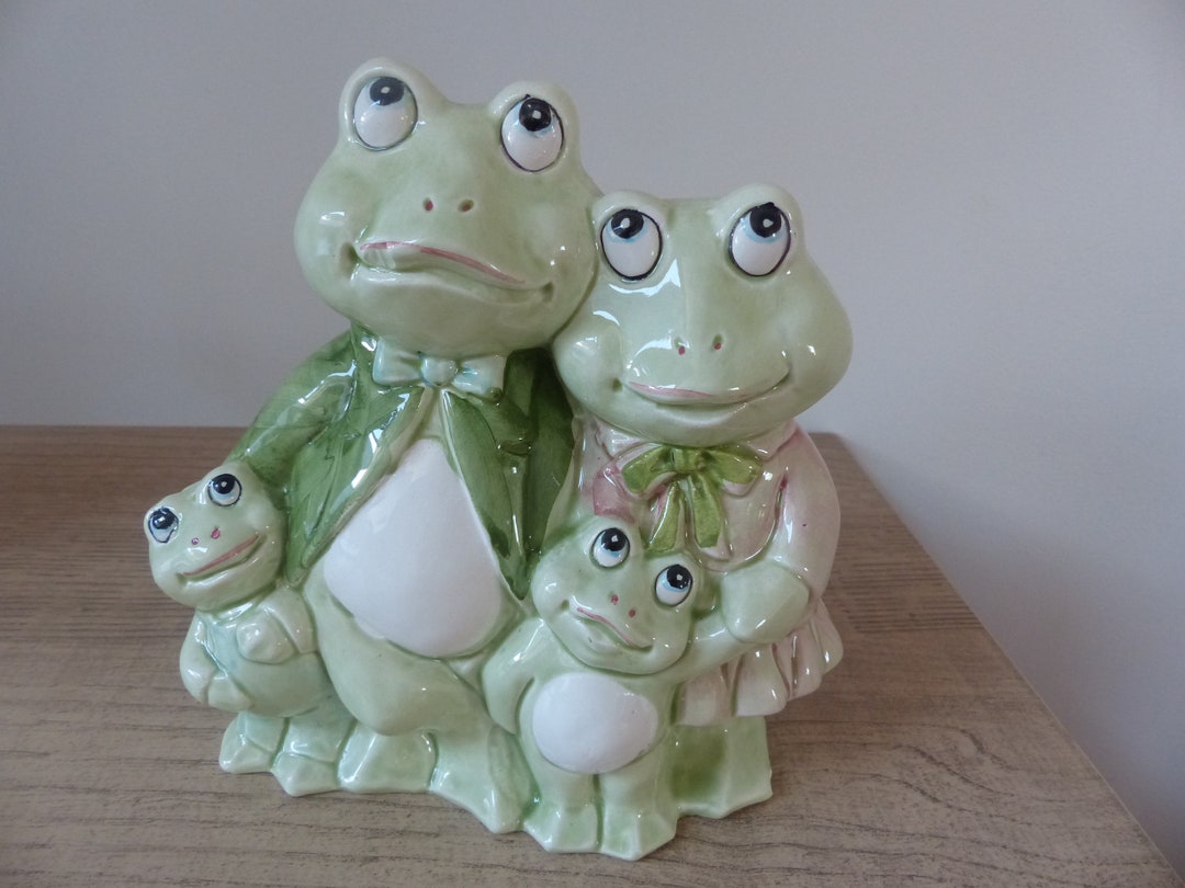 Decorative Ceramic Money Box Depicting a Family of Frogs – Original ...
