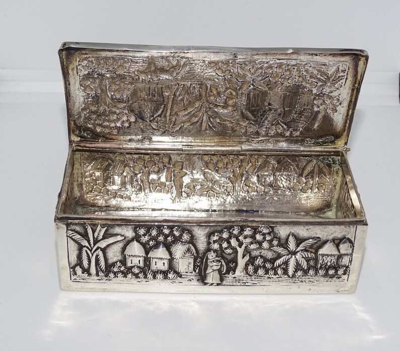 Antique Solid Silver Box Made by Grish Chunder Dutt Bhowanipore ...