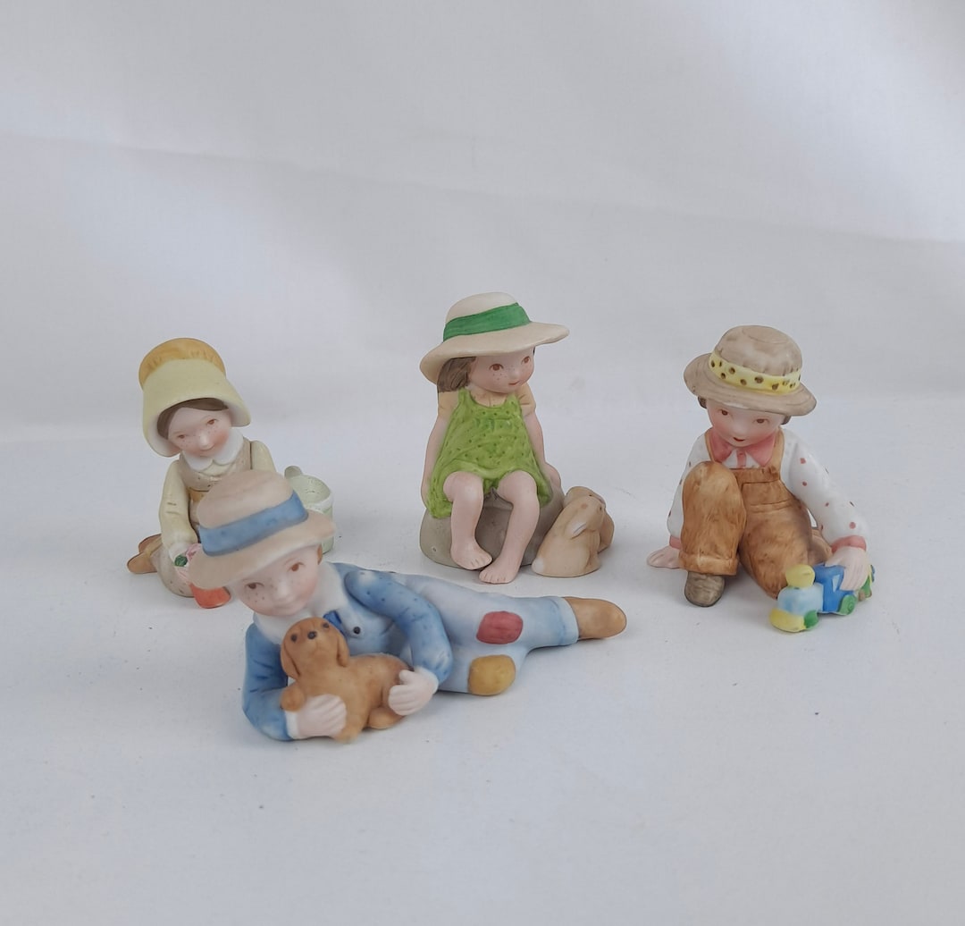 Set of 4 Holly Hobbie Porcelain Figurines With Robby Hobbie Porcelain ...