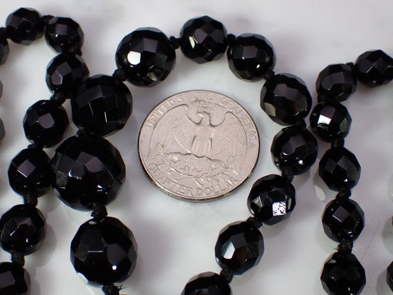 Mesmerizing Vintage 1950's Jet Black Glass Bead Gradu… - Gem