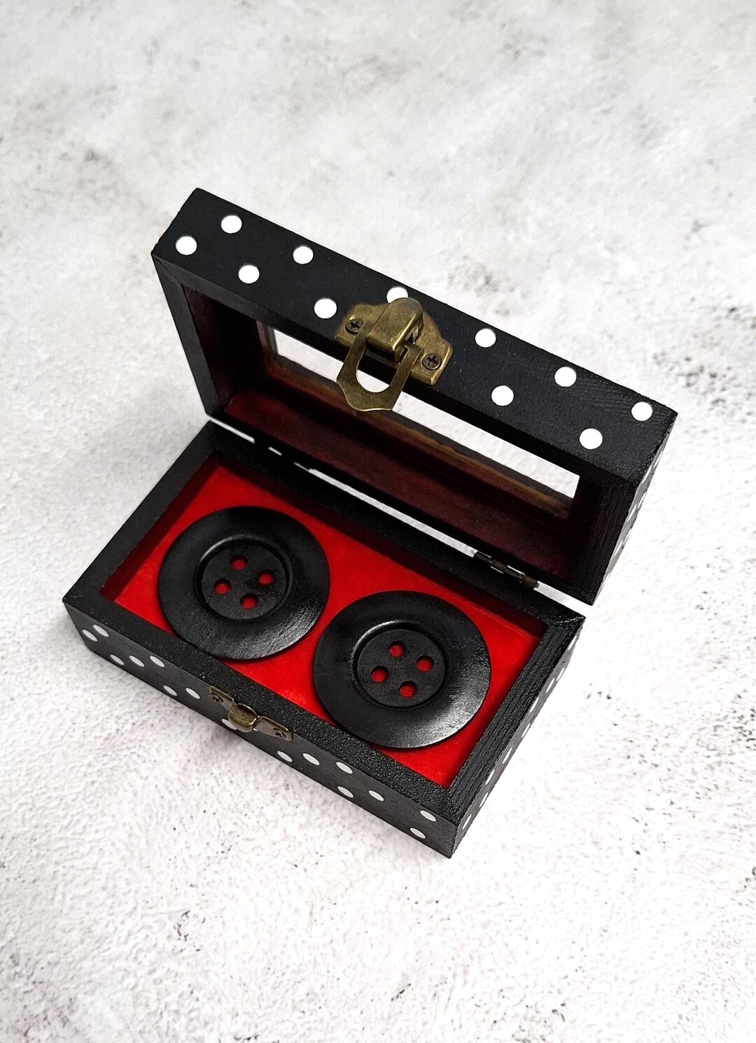 Display Box With Buttons Another Mother Coraline Jones the Beldam Hand ...
