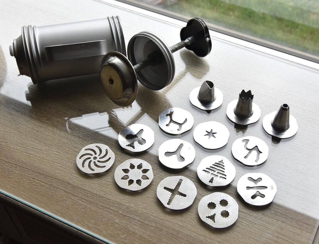 Vintage Mirro Cookie Press With 11 Discs 3 Tips - Etsy