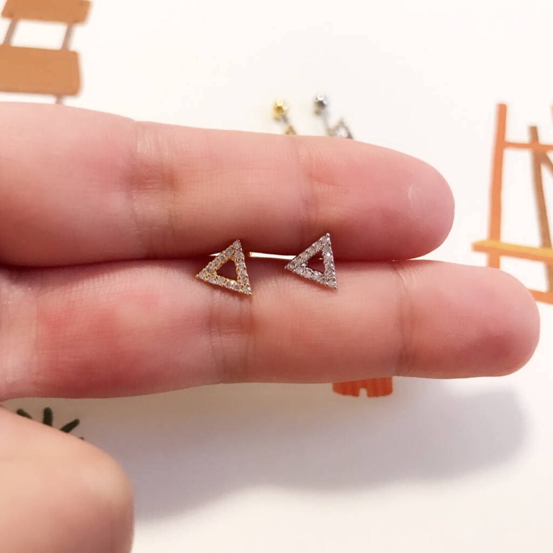 Mid Cubic Triangle Piercing/cartilage Earring/tragus Stud Piercing - Etsy