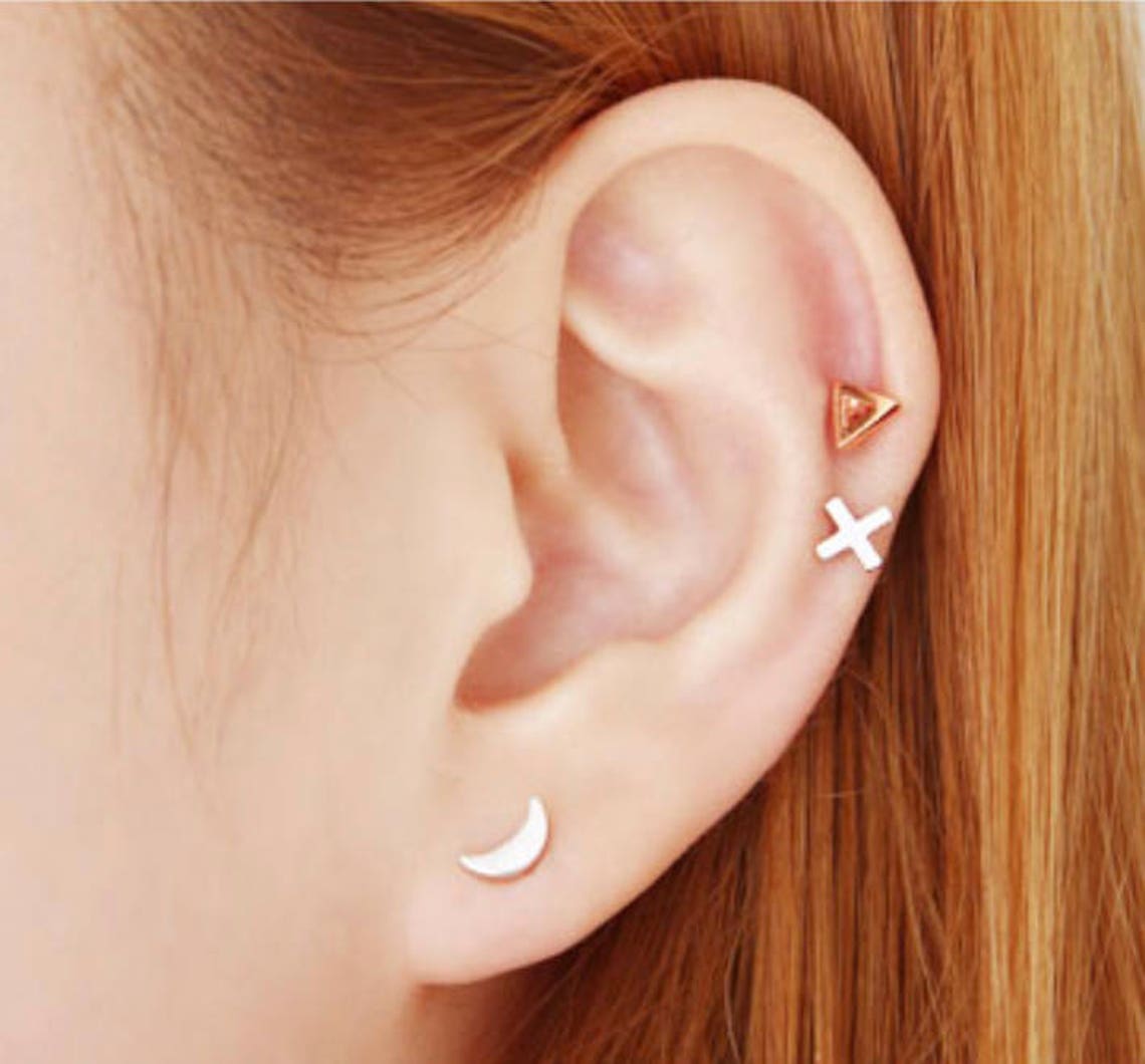 Crescent Moon Piercing/cartilage Earring/tragus Stud Piercing - Etsy