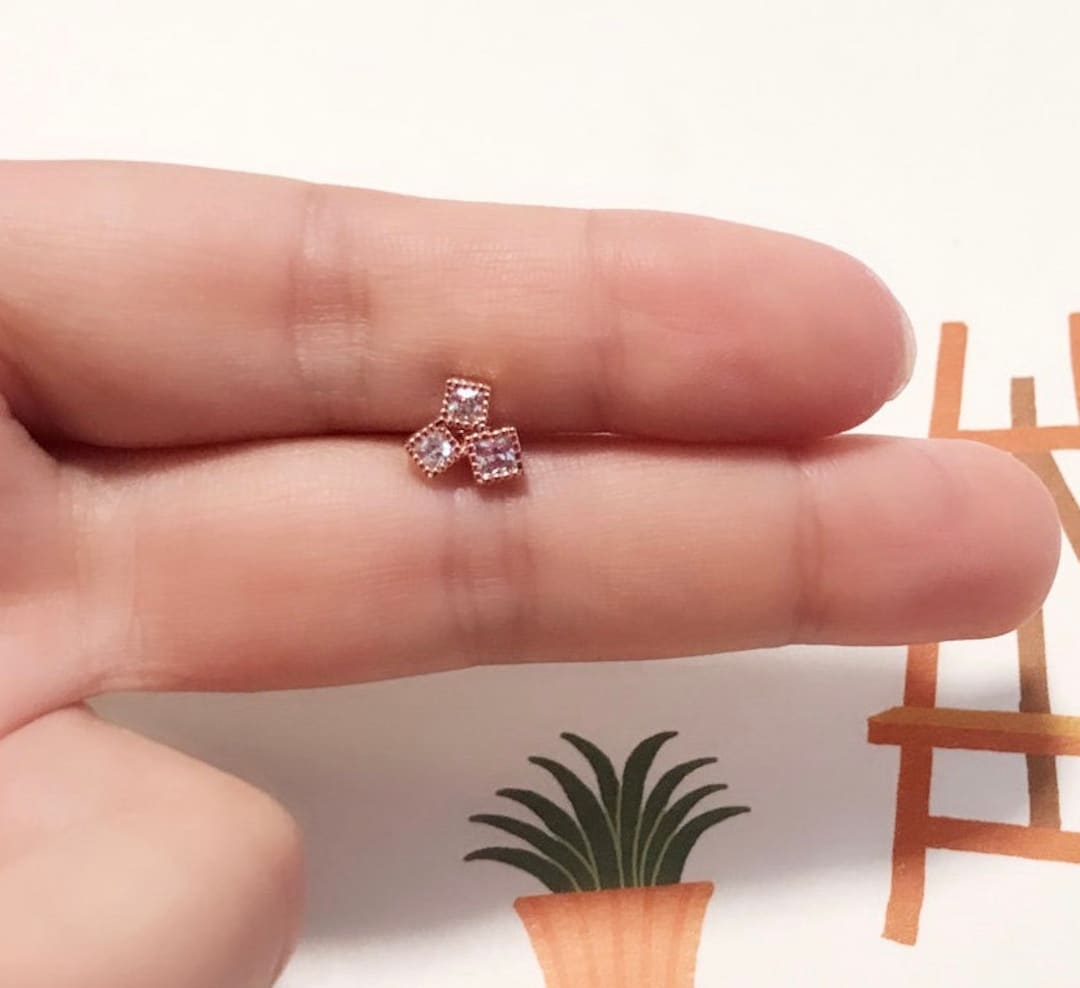 Quadrat Dreieck 14K solid gold Pin Piercing/14K Gold-Pin CZ Ohrstecker ...