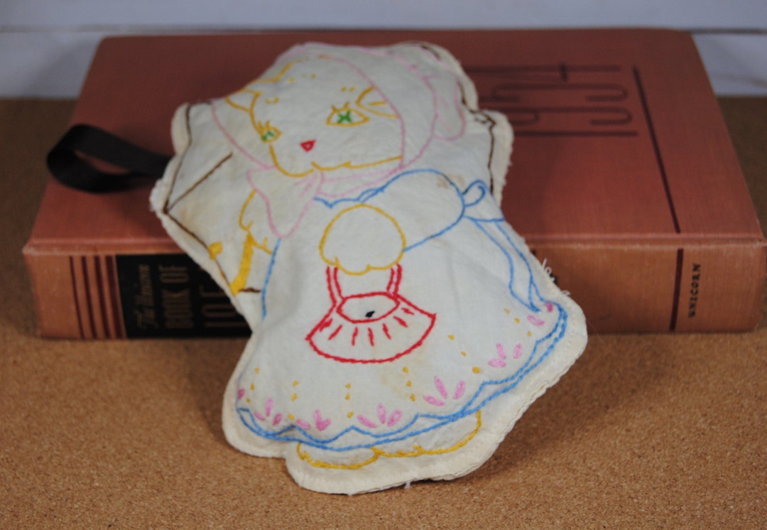 Lavender Sachet - Hand Embroidered Hot Pad Upcycled as Lavender Sachet ...