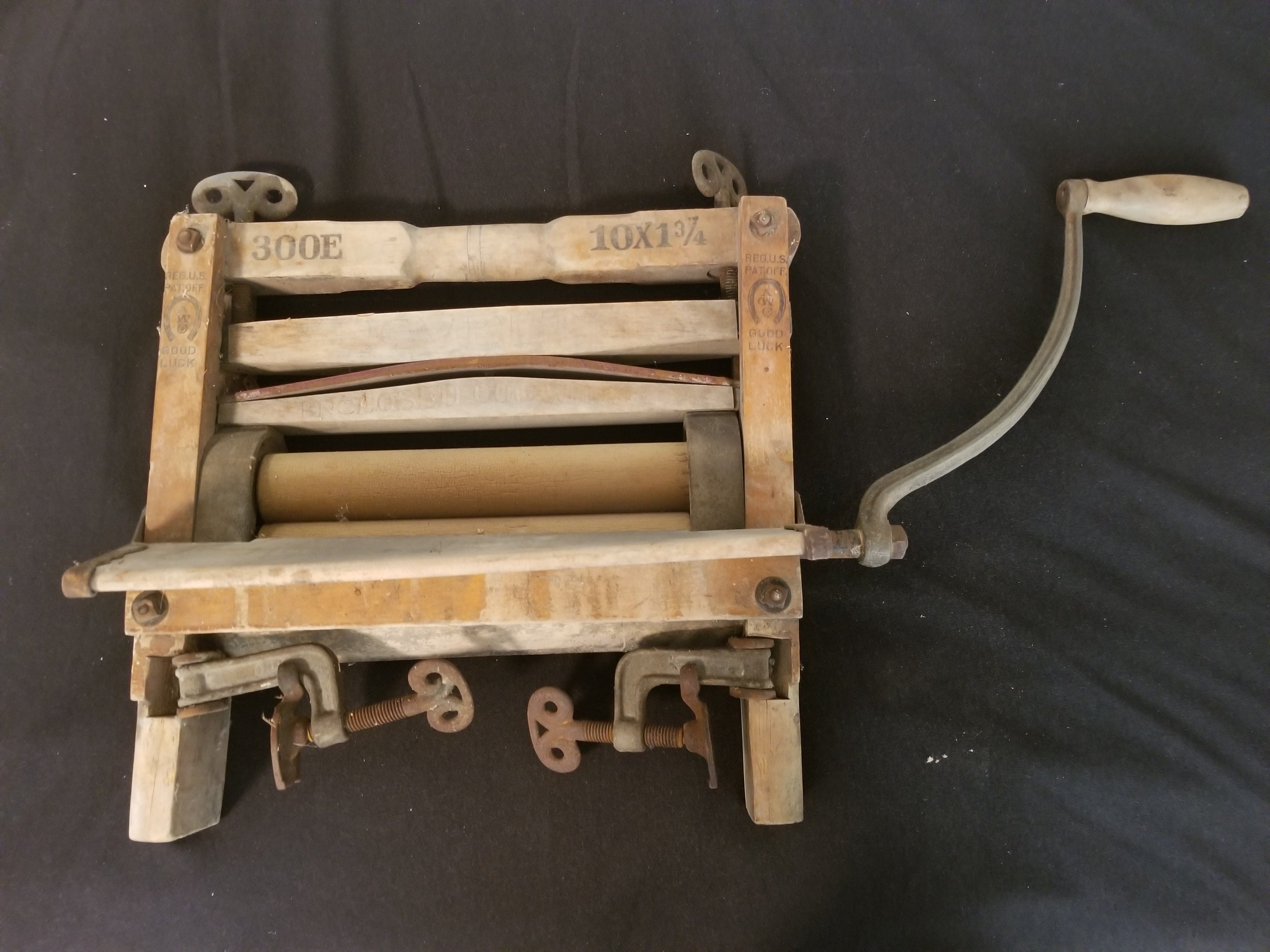 Vintage Antique Horse Shoe Clothes Wringer 300E the American Wringer ...