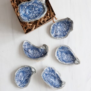 Blue Shell Pattern Oyster Shell Ring Dish in Gift Box - Etsy