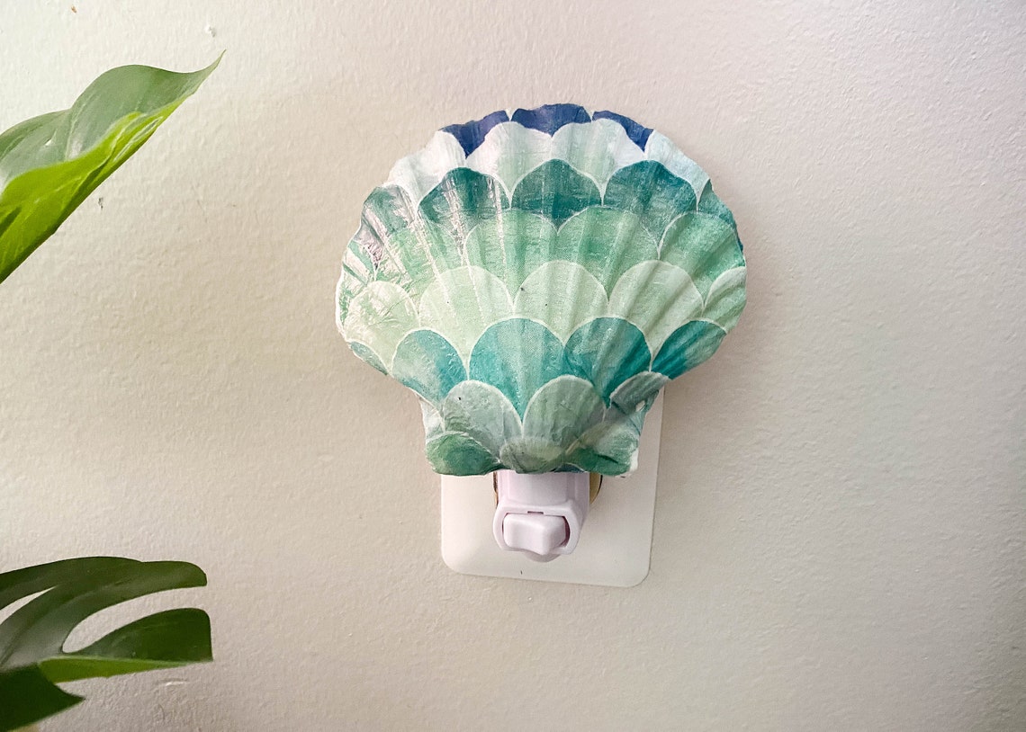 Mermaid Scale Scallop Shell Plug in Night Light | Etsy