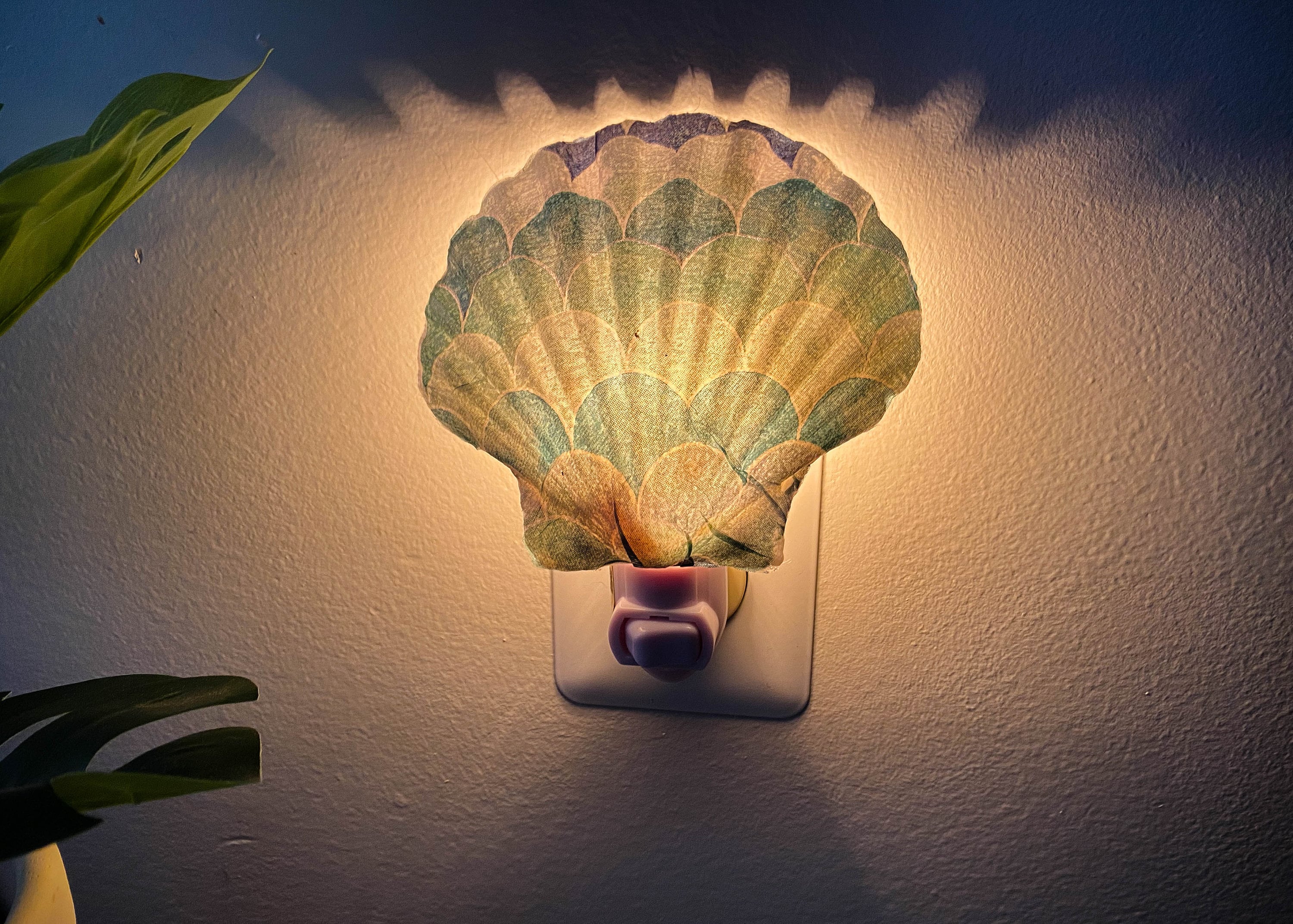Mermaid Scale Scallop Shell Plug in Night Light | Etsy