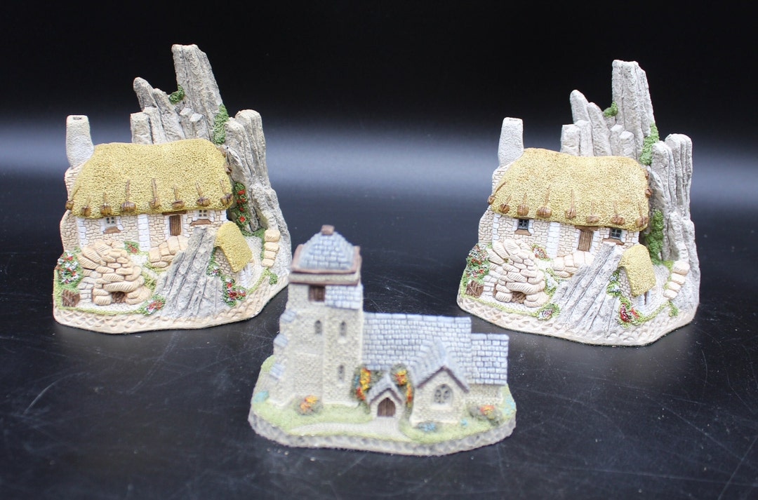 David Winter Collectibles: Crofter's Cottage & St. George's Church - Etsy