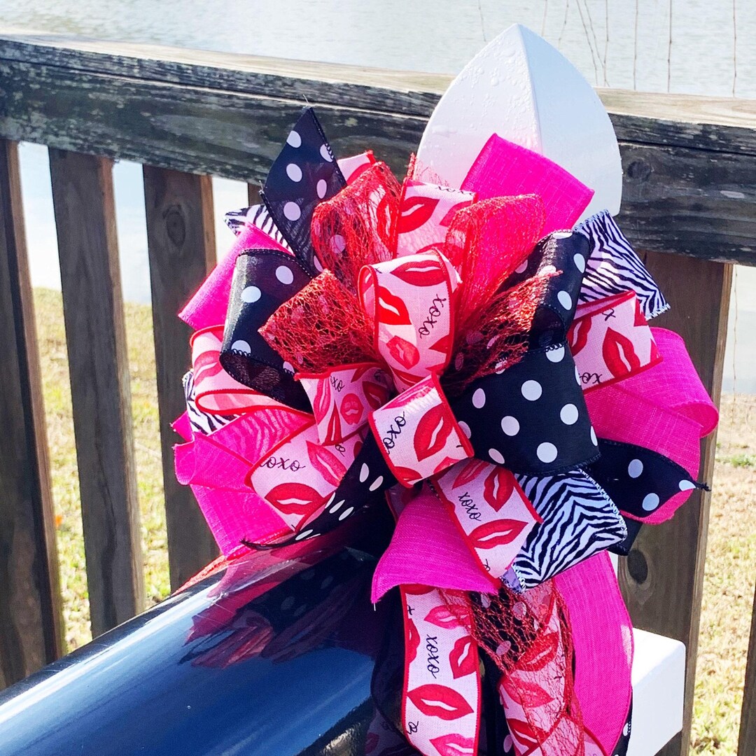 Valentines Lips Bow: Wired Ribbon Wreath Decor - Etsy